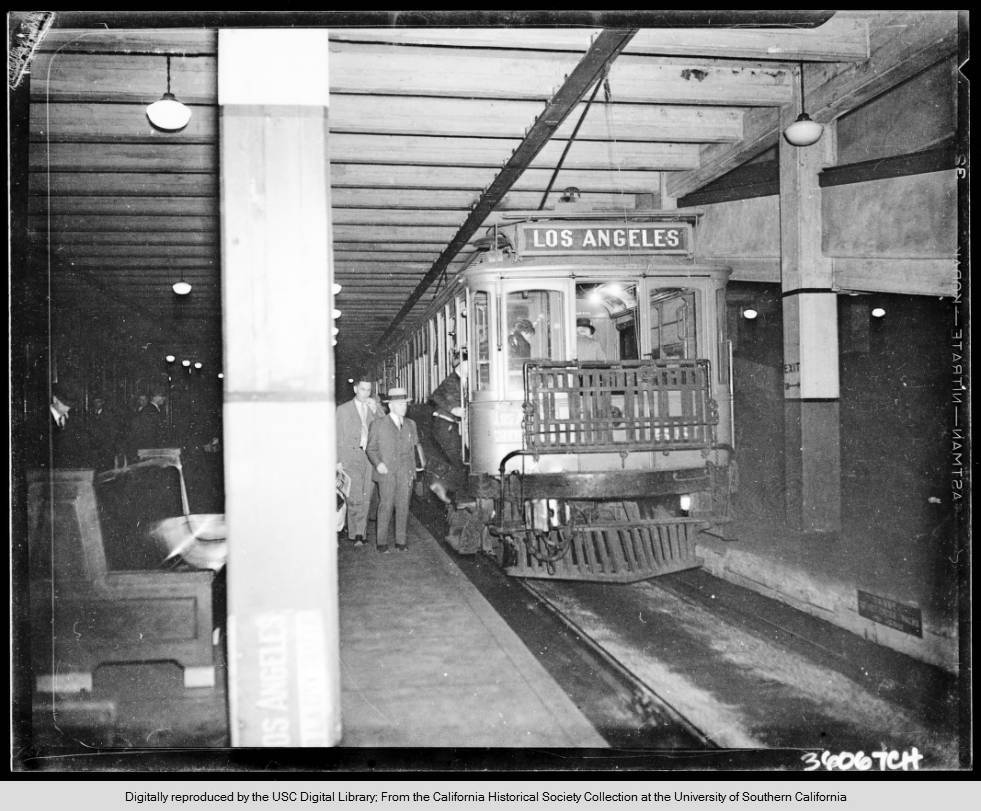 Exploring LA's Dark, Abandoned Subway System Located Deep Underneath ...