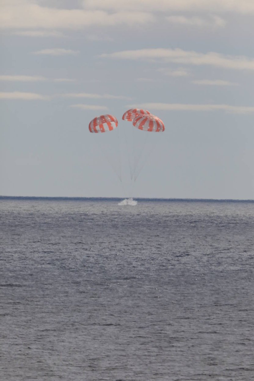 NASA’s Orion Returns To Earth After Historic Moon Mission. - Geek Slop