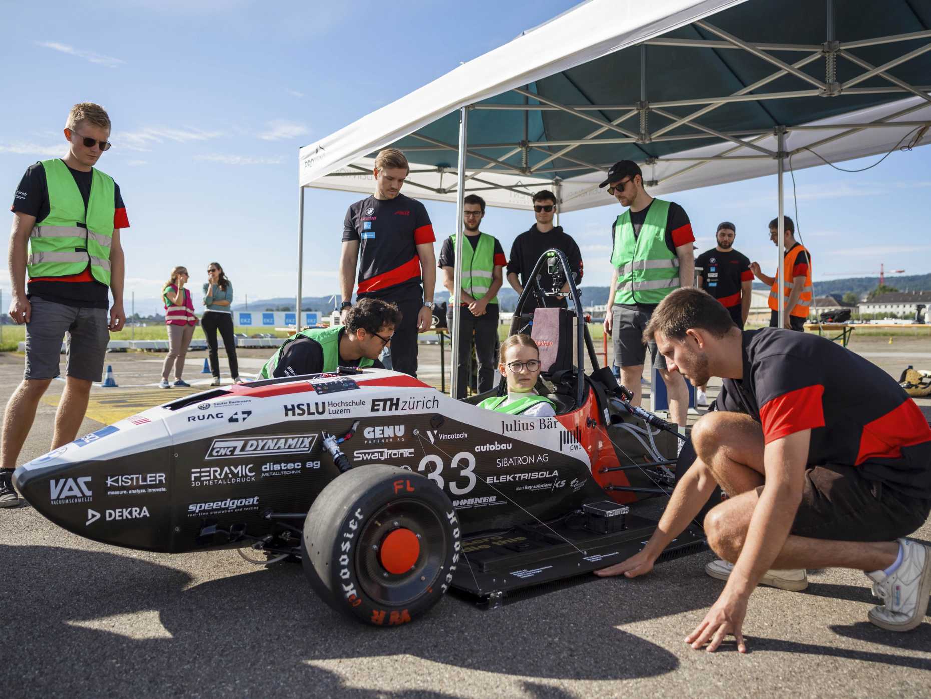 New Acceleration Record For Electric Vehicles - 0-60 In 0.956 Seconds ...